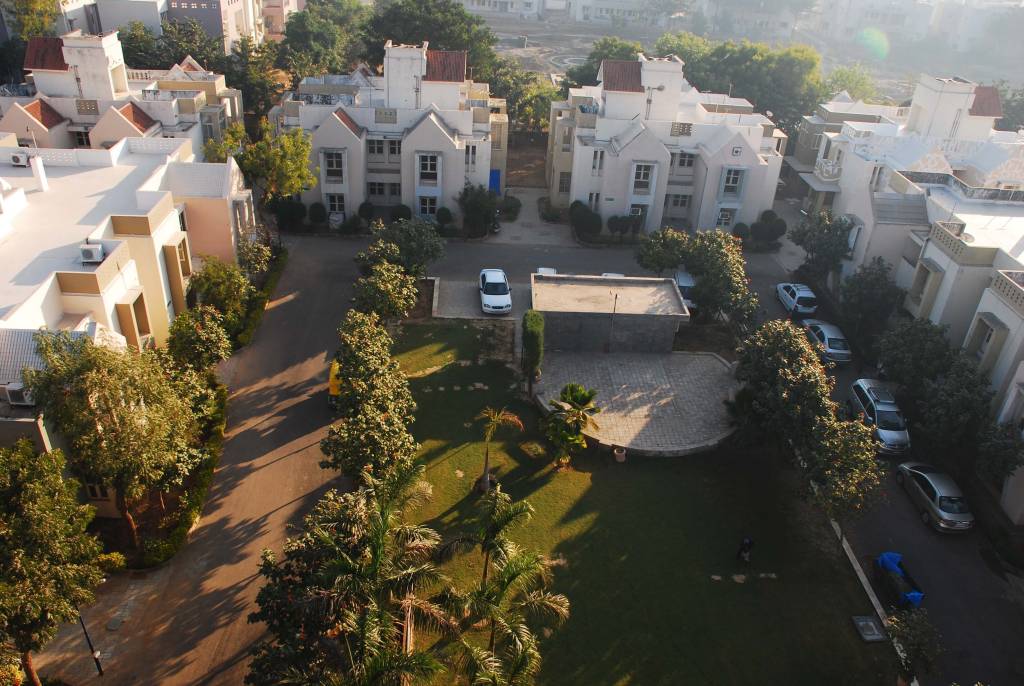 Simandhar City Arrival