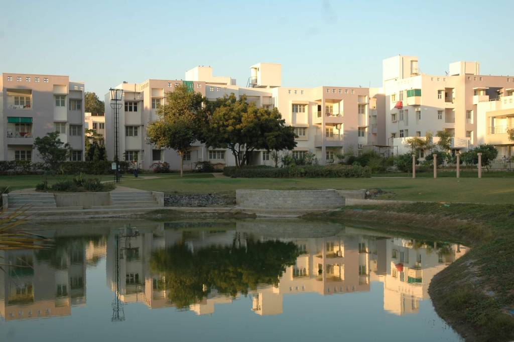 Simandhar City Arrival