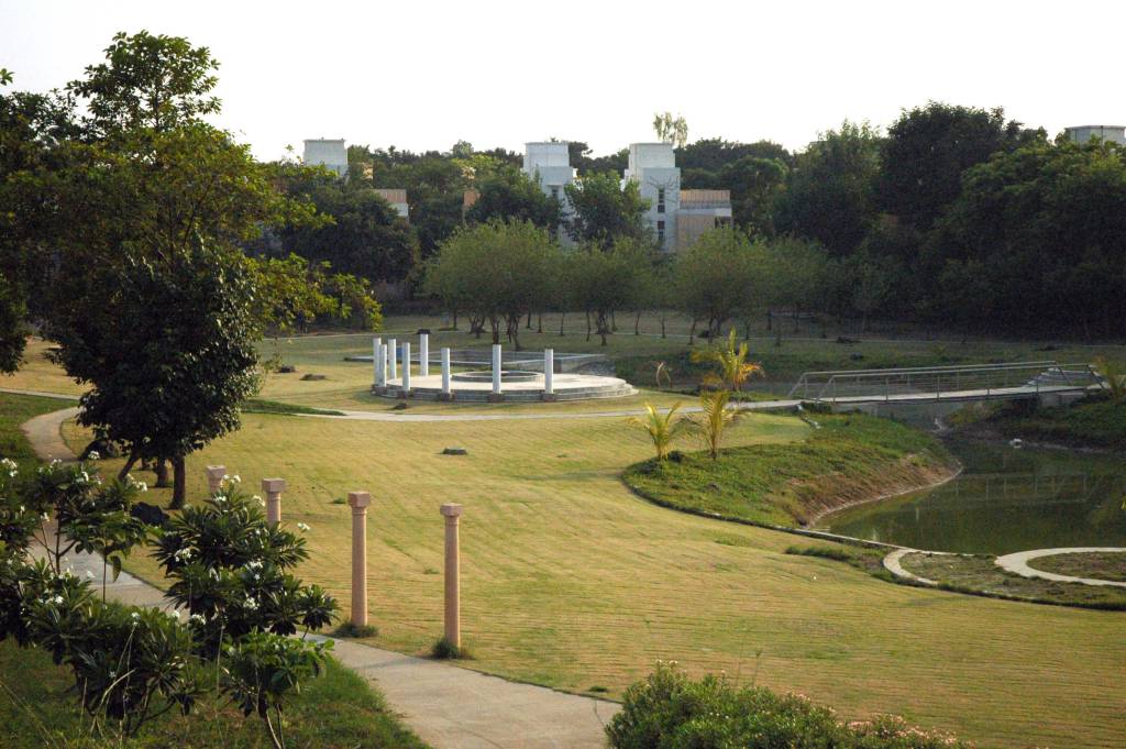 Simandhar City Arrival